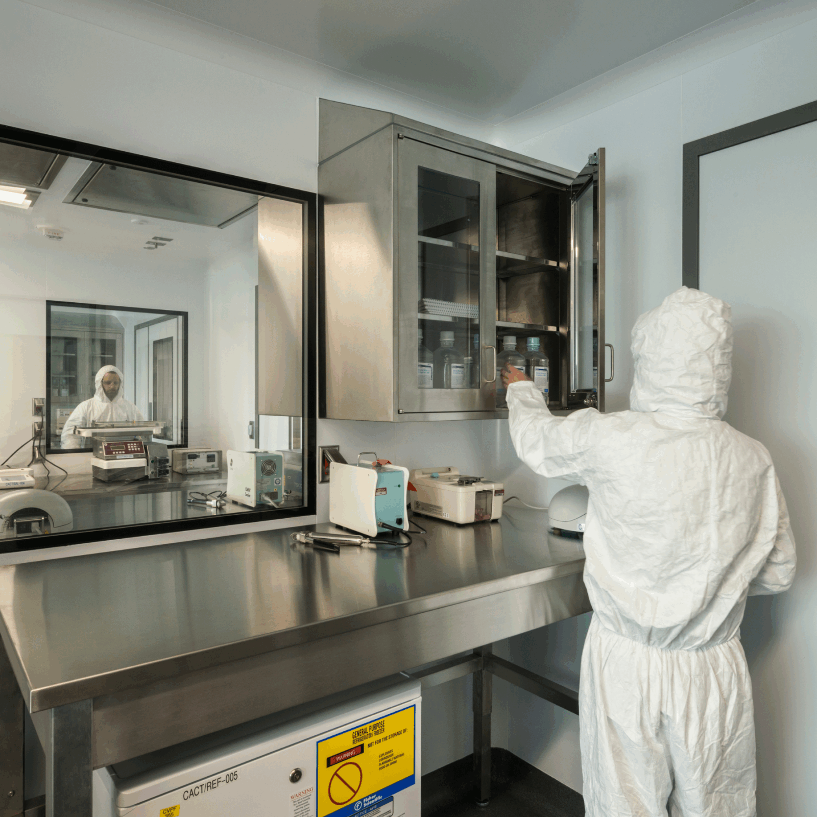 Life Science: Cleanroom Solutions | AES Clean Technology
